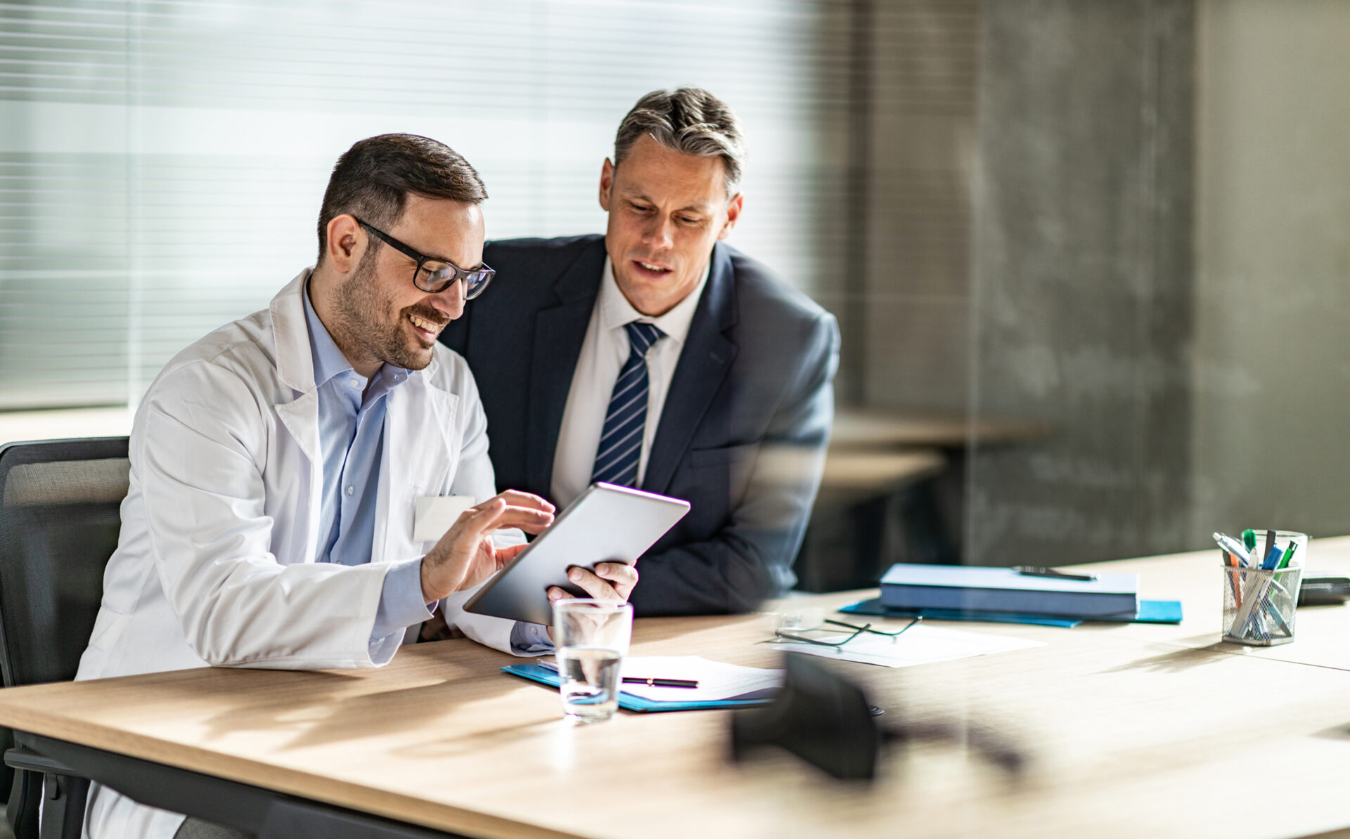 Senior Associate Physician Performance bij LOGEX | Top of Minds